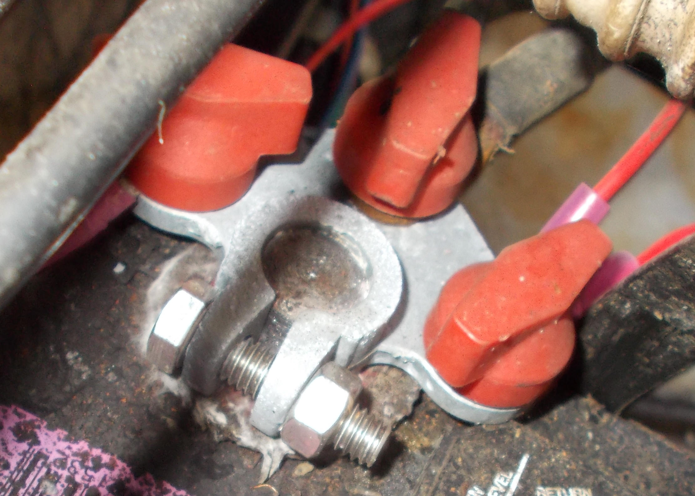 HYDRA MULTI-CONNECTION MARINE BATTERY TERMINALS – FISHING TOYS